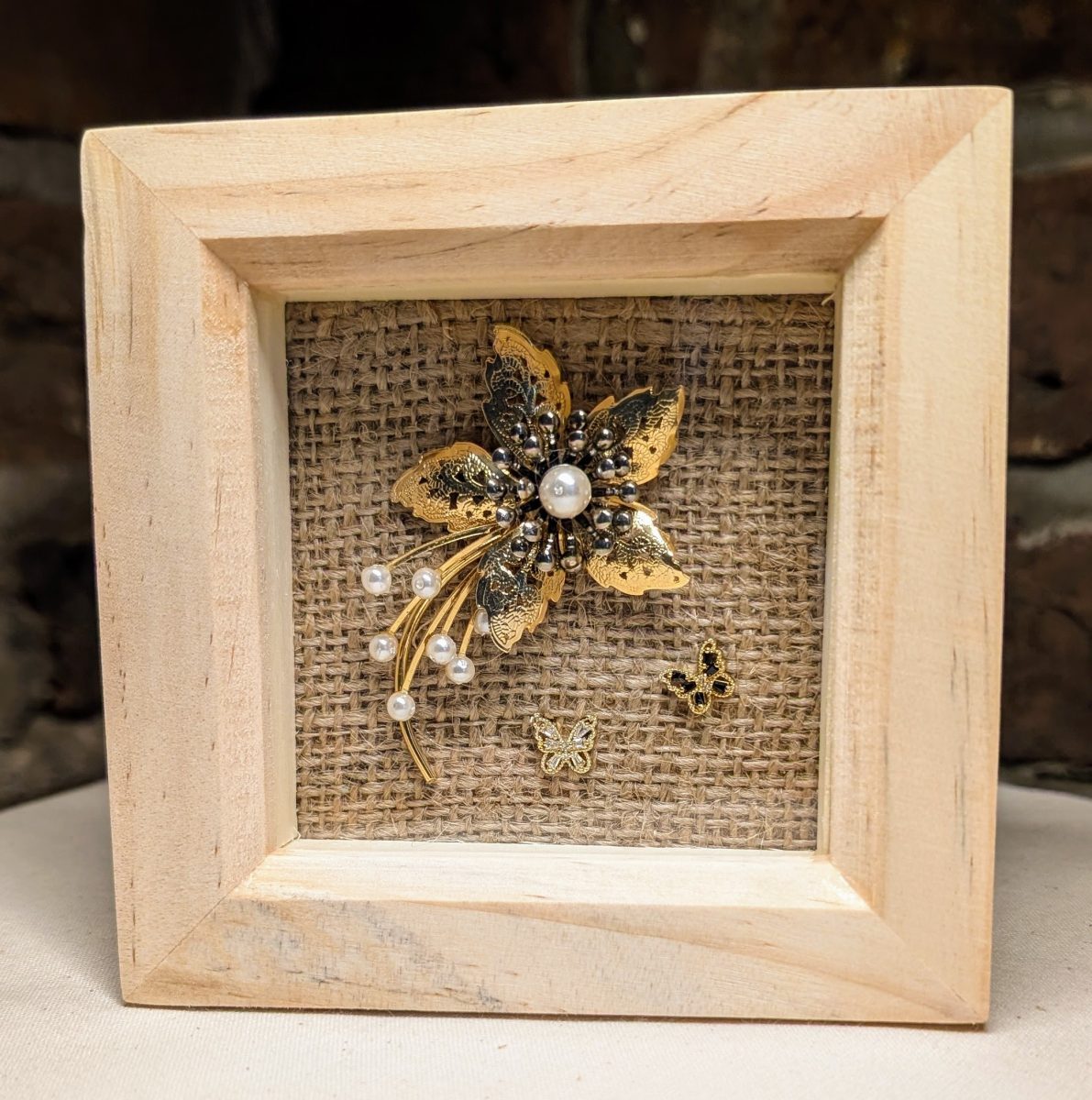 Small Shadow Box Frame With Gold And Pearl Design - Crafter's Market UK
